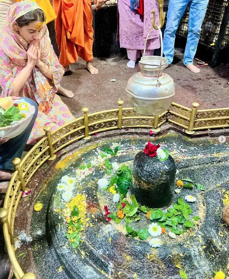 Bollywood Actress Sara Ali Khan Immersed In Shiva Bhakti